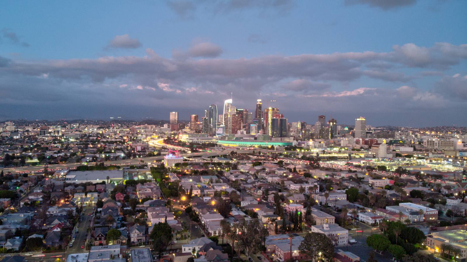 Has Los Angeles’s urban sprawl helped stave off coronavirus ...