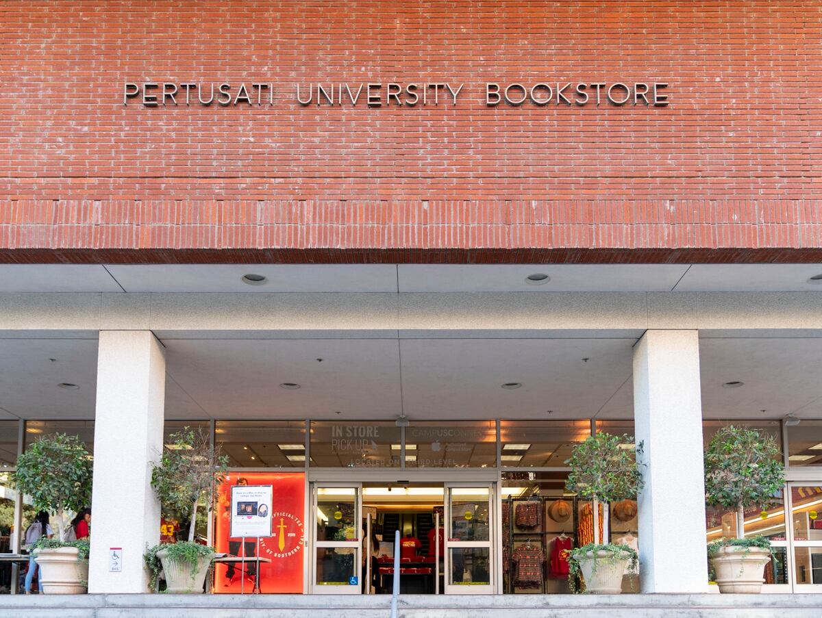 USC bookstore puts mark-up on basic items